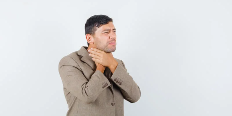 ¿Por qué se pone un nudo en la garganta? - Blog SaludOnNet